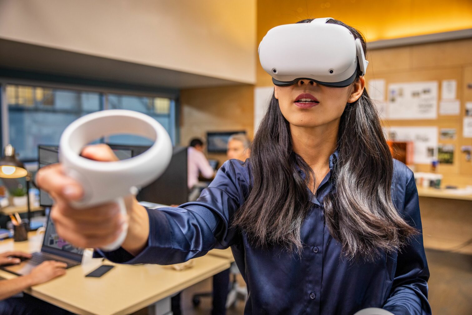 3D User Interfaces: Human Experience in 3D Environments