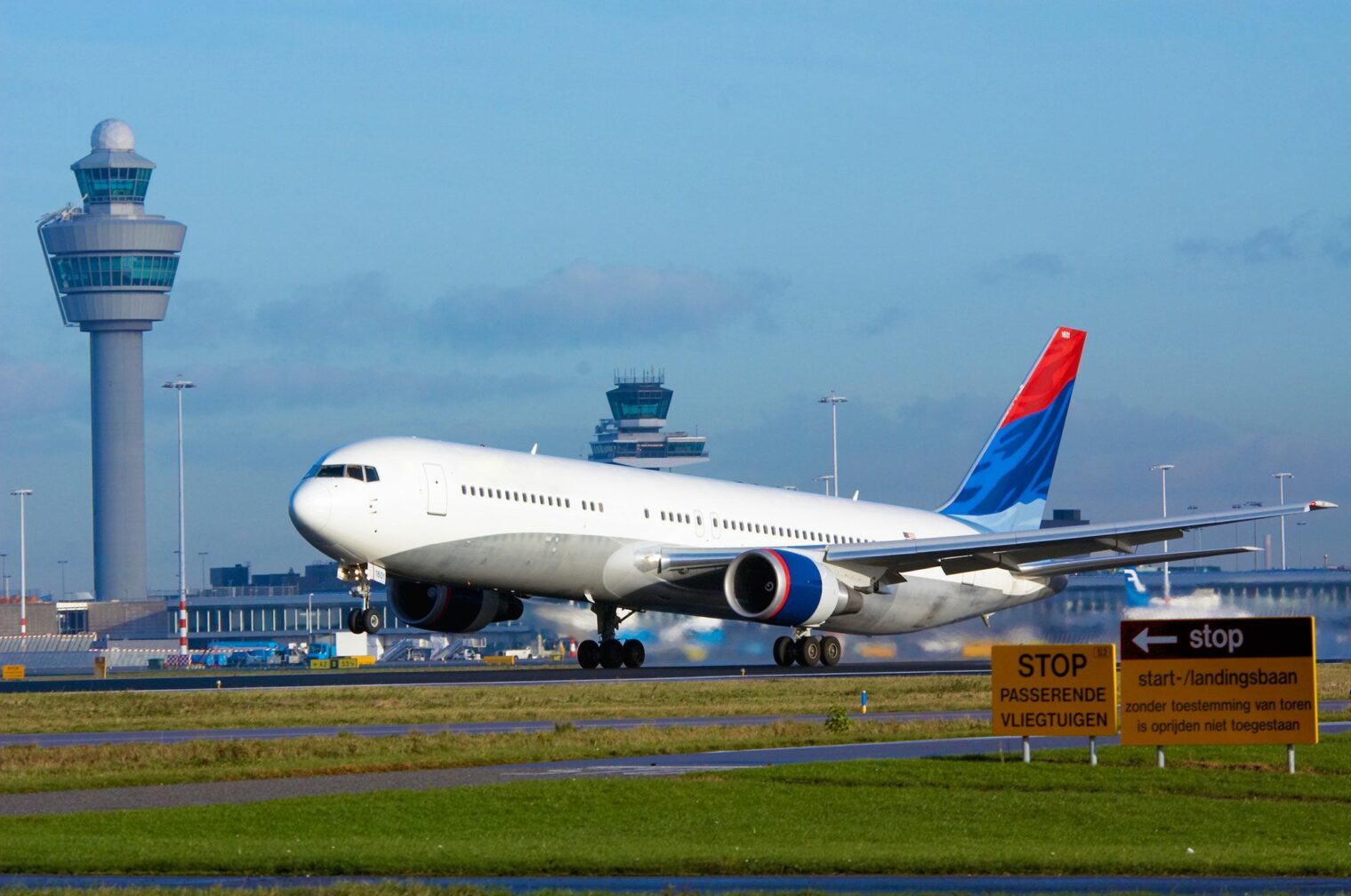 Bionic Partition: The World's Largest 3D-printed Airplane Component